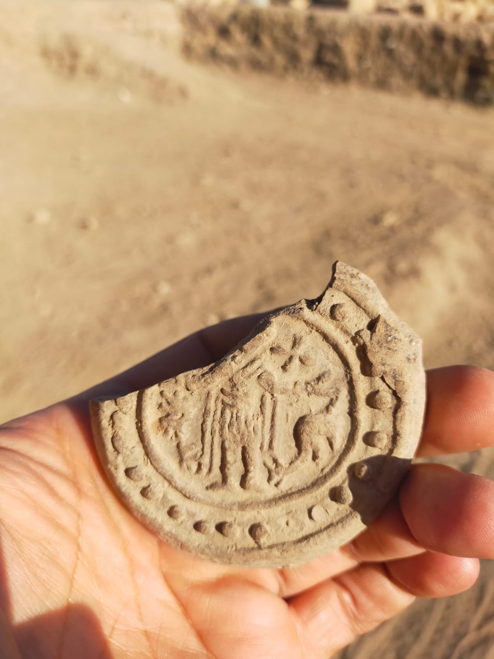 Ancient ampulla found in Turkey - ancient.com